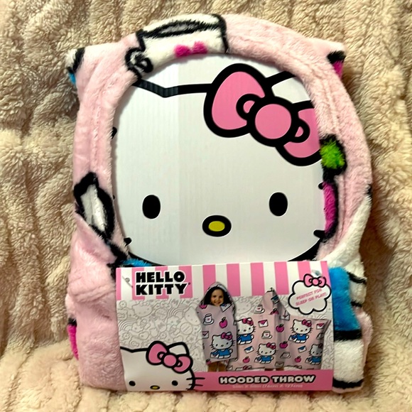 Hello Kitty | Bedding | Hello Kitty Hooded Throw | Poshmark